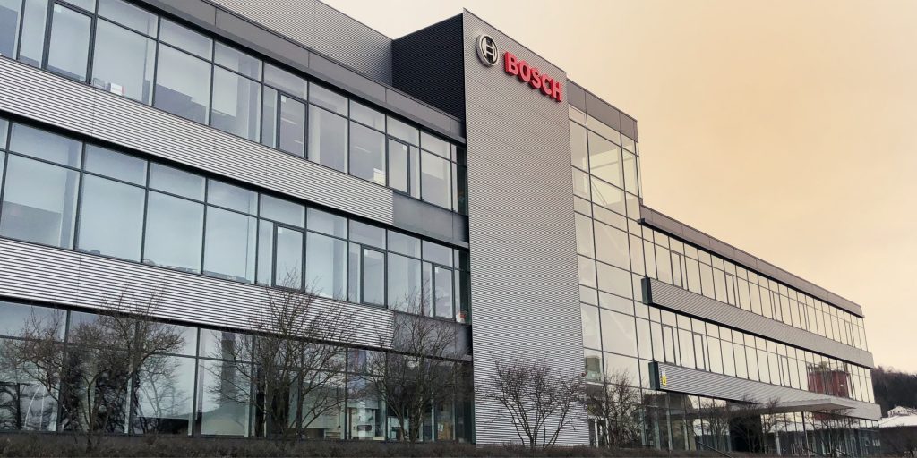 BOSCH Training Service Center Gebäude – Automotive Advertising – FACT Werbeagentur